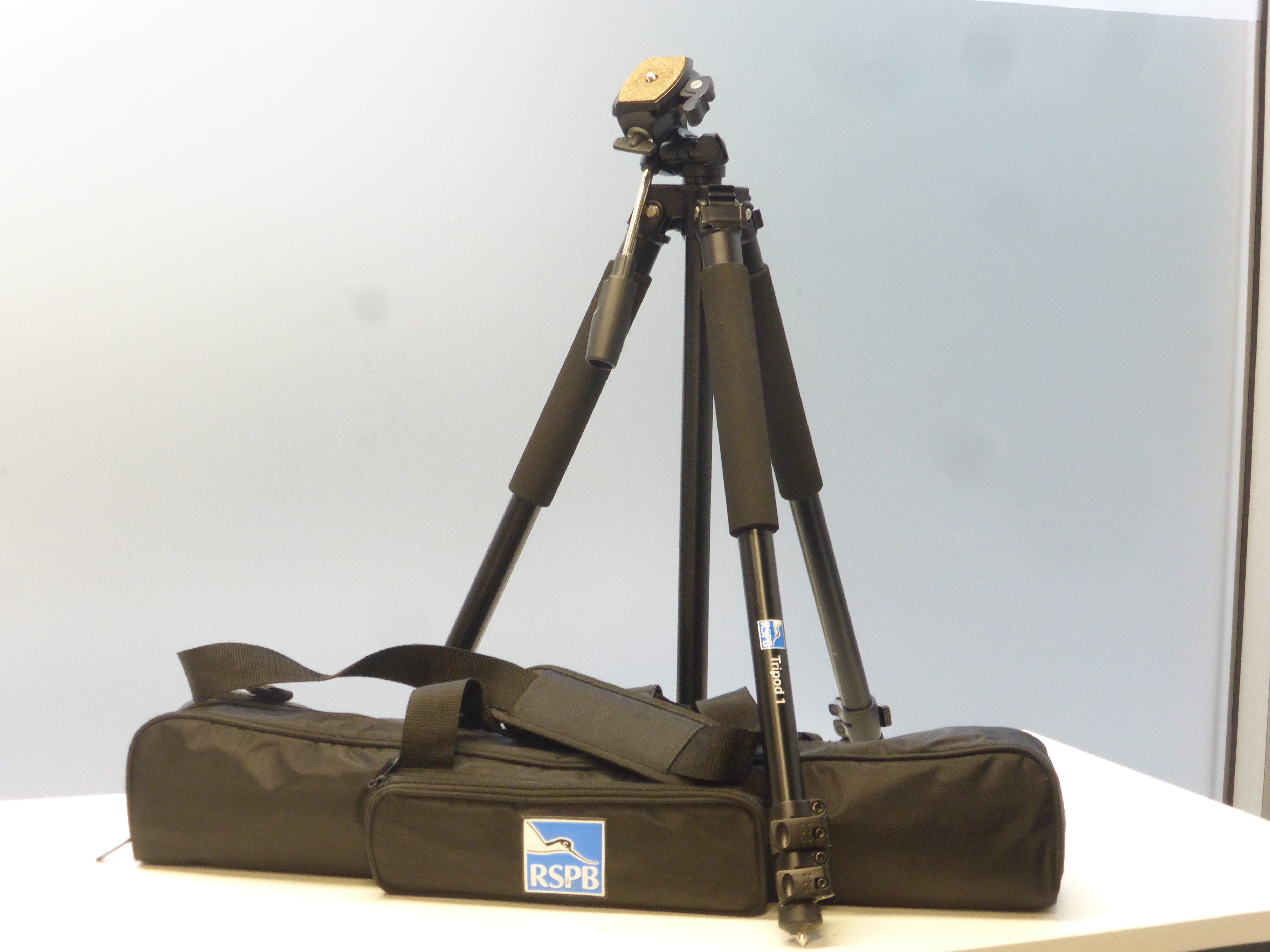 RSPB Tripod 1 Compact Strong 3-Section Tripod + Hide Clamp & Carry Case ...